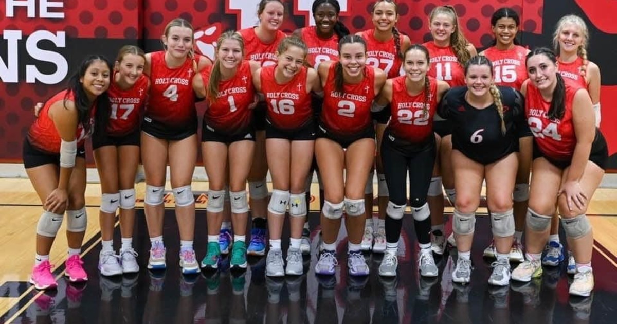 HC Volleyball off to a Great Start! | Holy Cross District HS